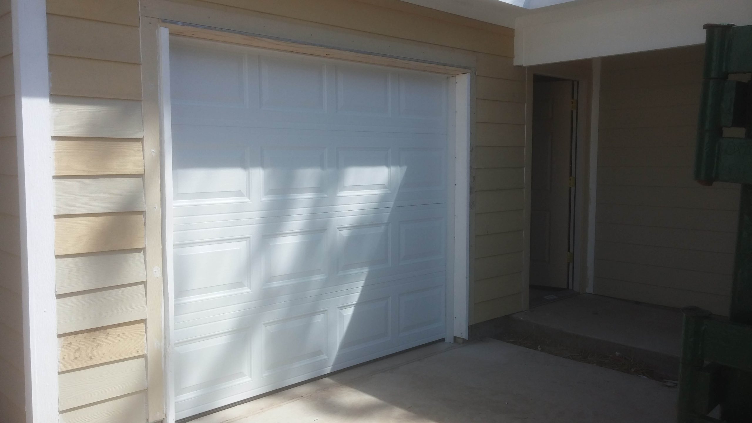 Tarrant County Receives a Garage Door Donation.
